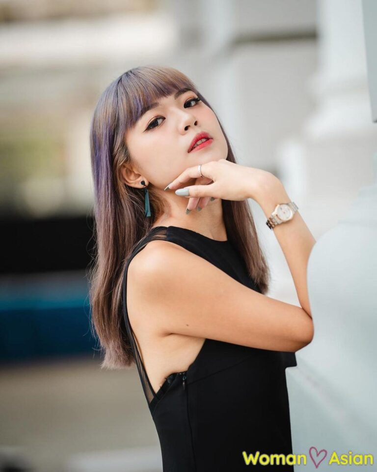 A Complete Guide to Romance with Singaporean Women