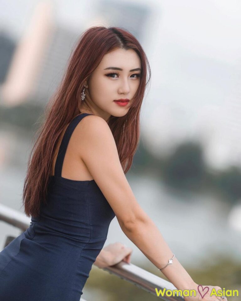 A Complete Guide to Romance with Singaporean Women